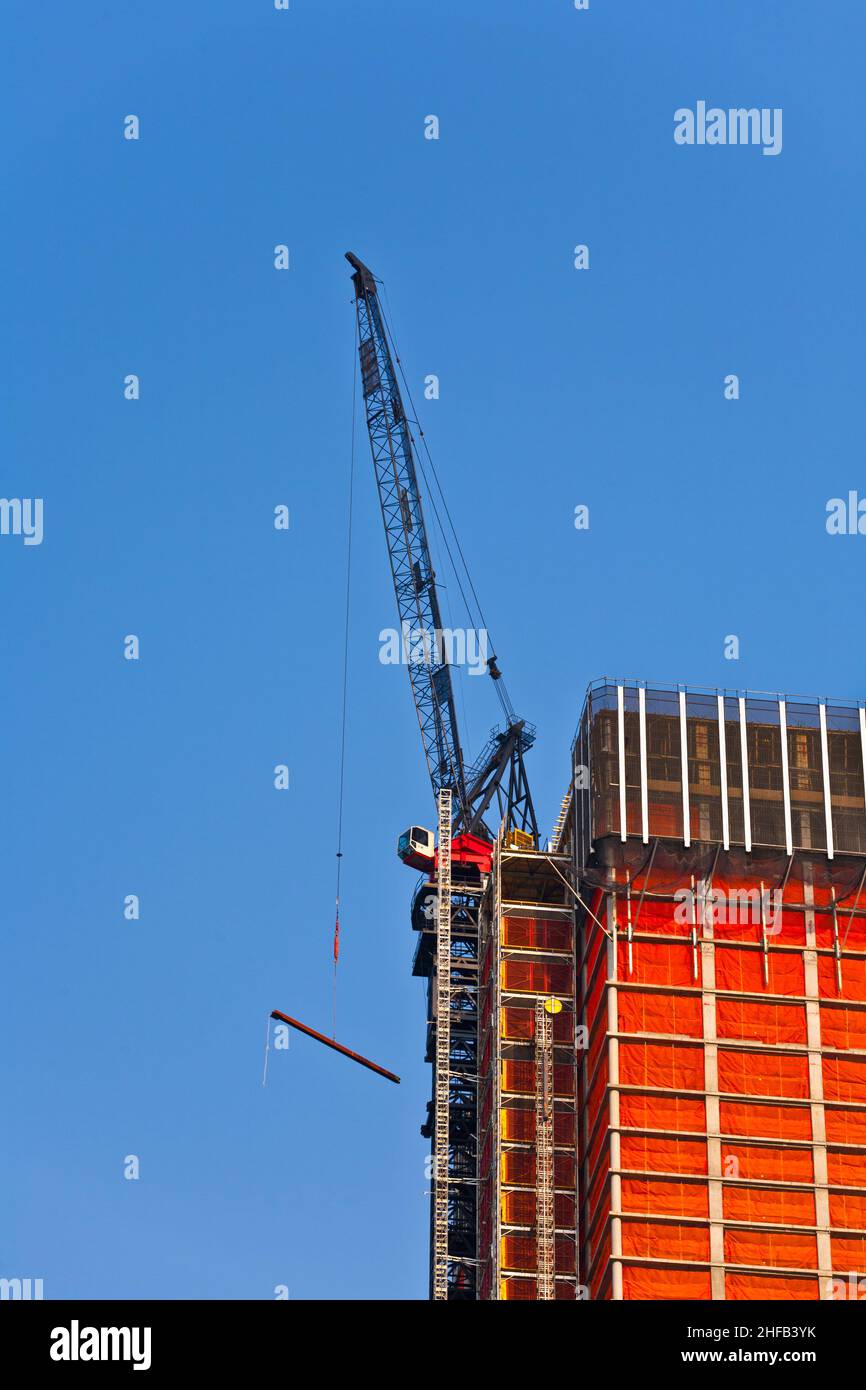 crane on skyscraper in New York Stock Photo - Alamy