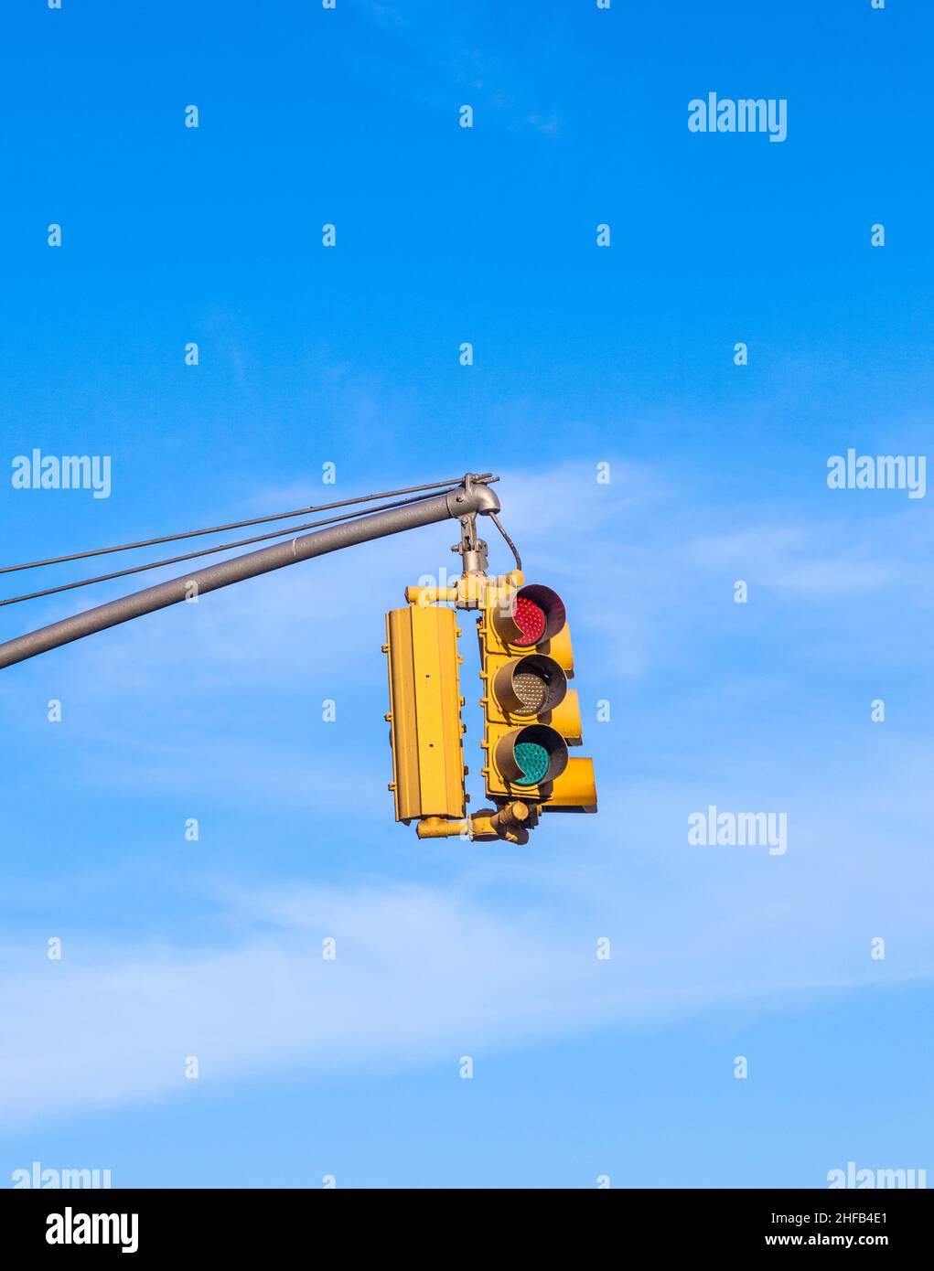 Car stopping at red light hi-res stock photography and images - Alamy