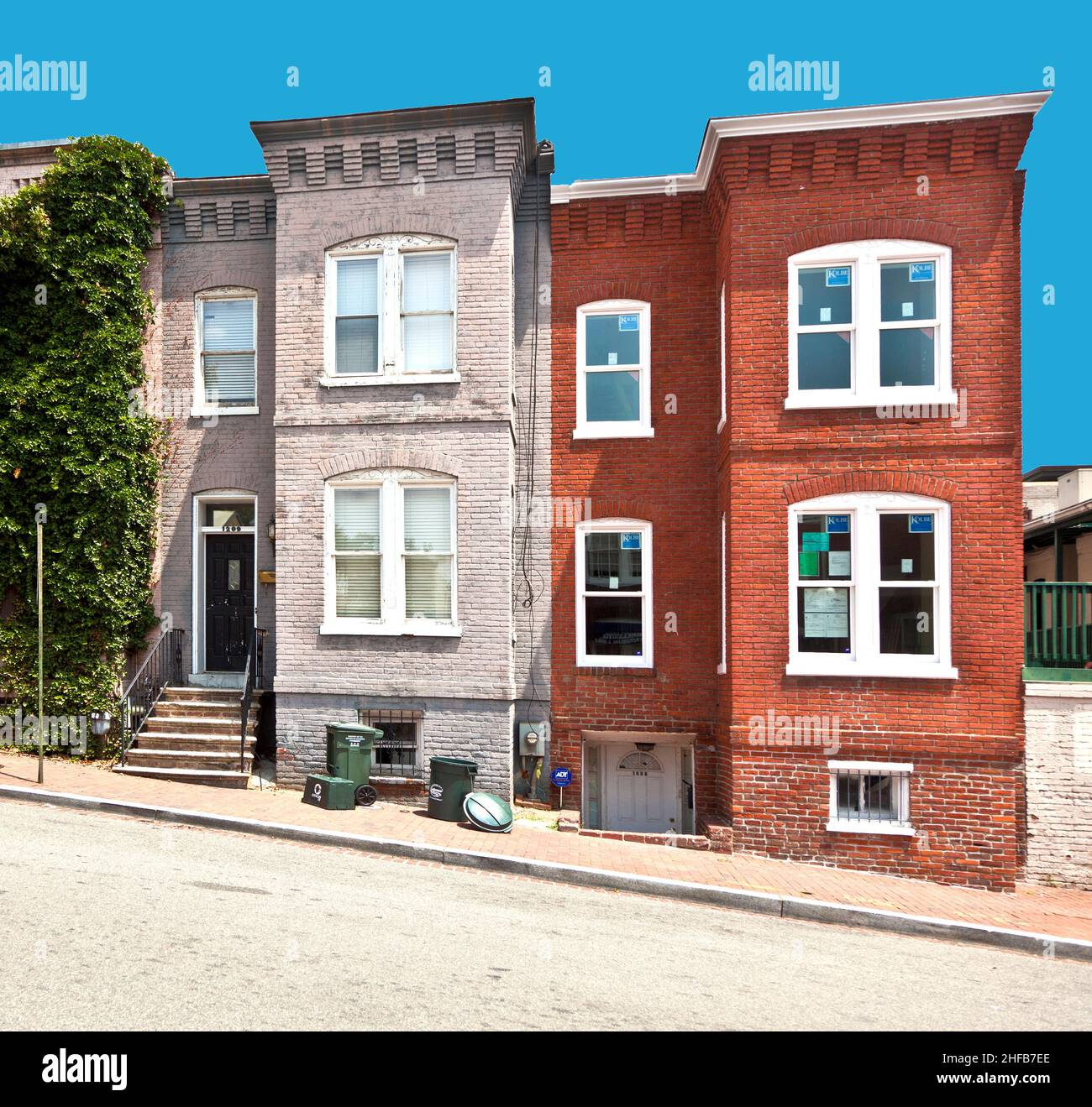 Red brick houses in washington hi-res stock photography and images - Alamy
