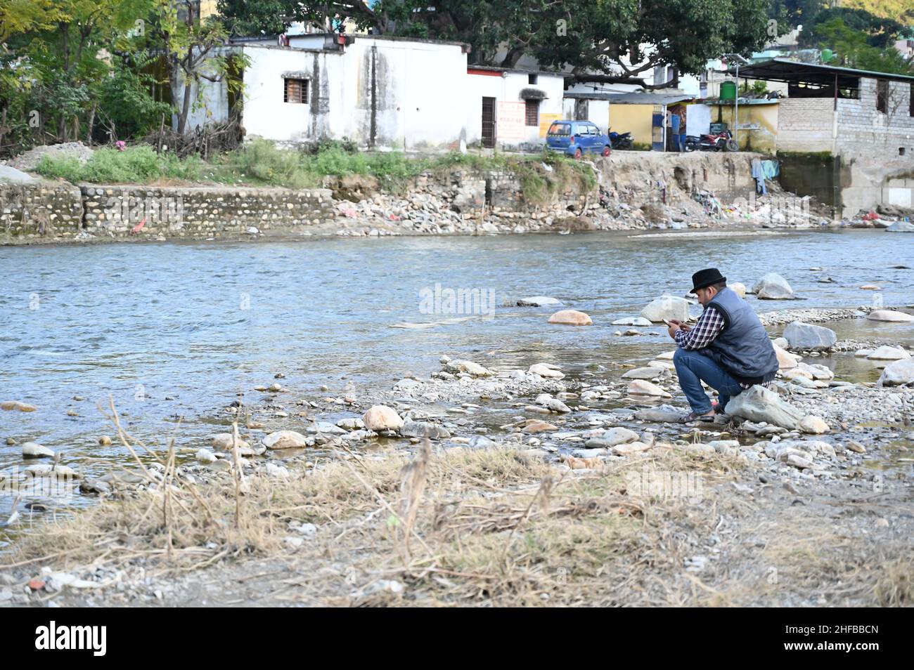 Grandfather children fishing hi-res stock photography and images - Alamy