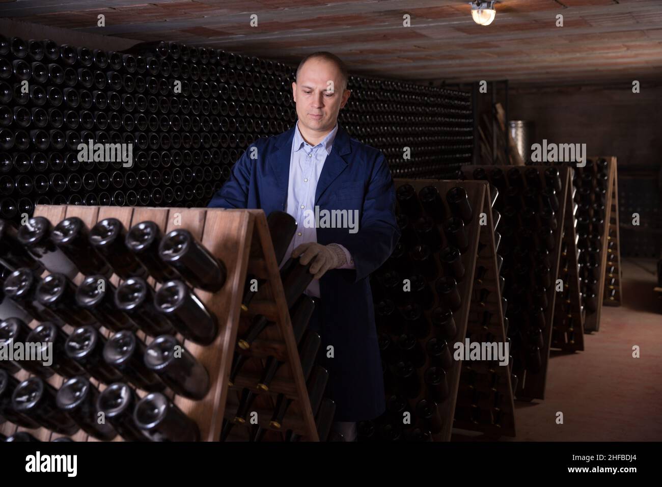 Checking bottles hi-res stock photography and images - Alamy