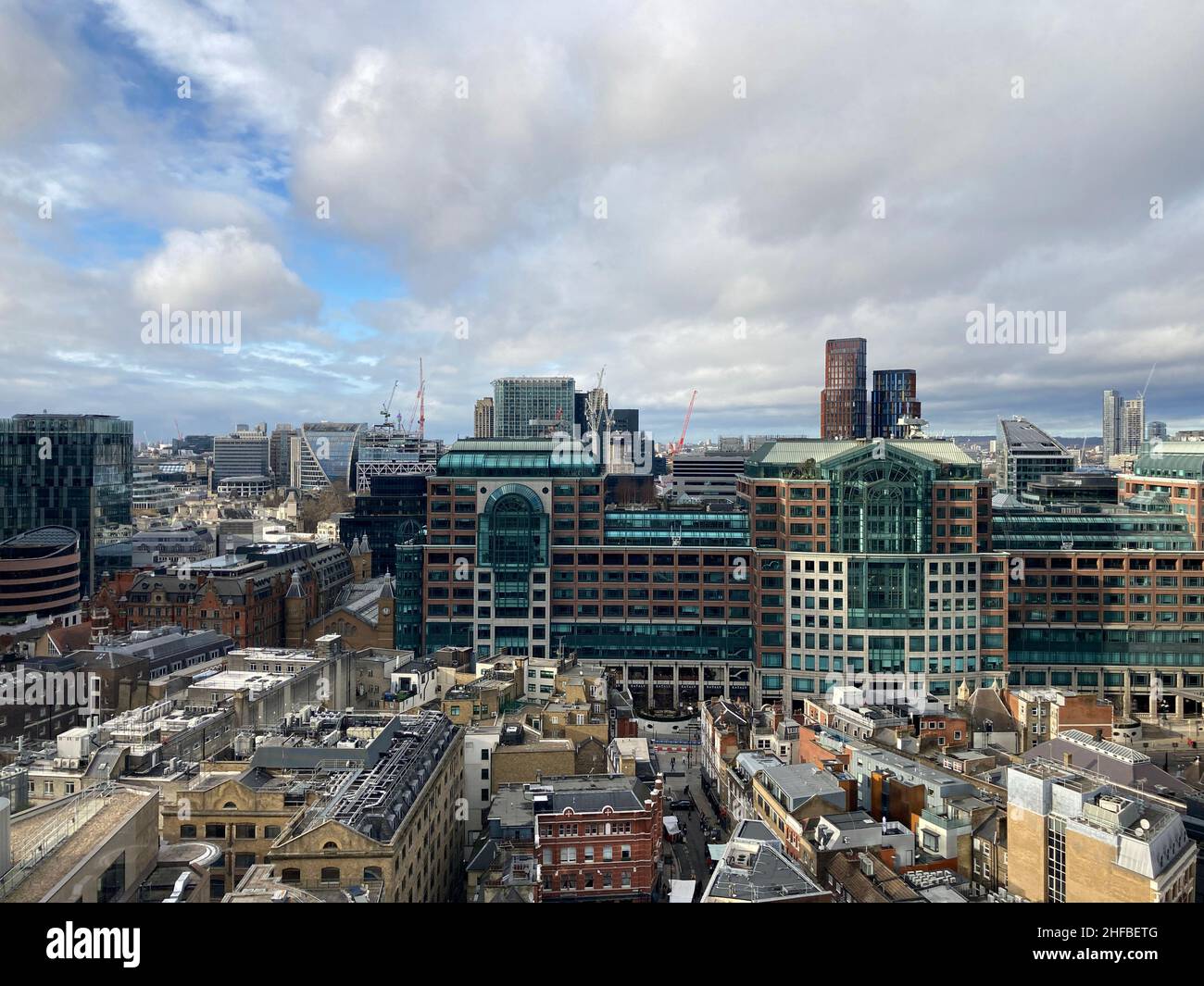 Semi modern architecture hi-res stock photography and images - Alamy