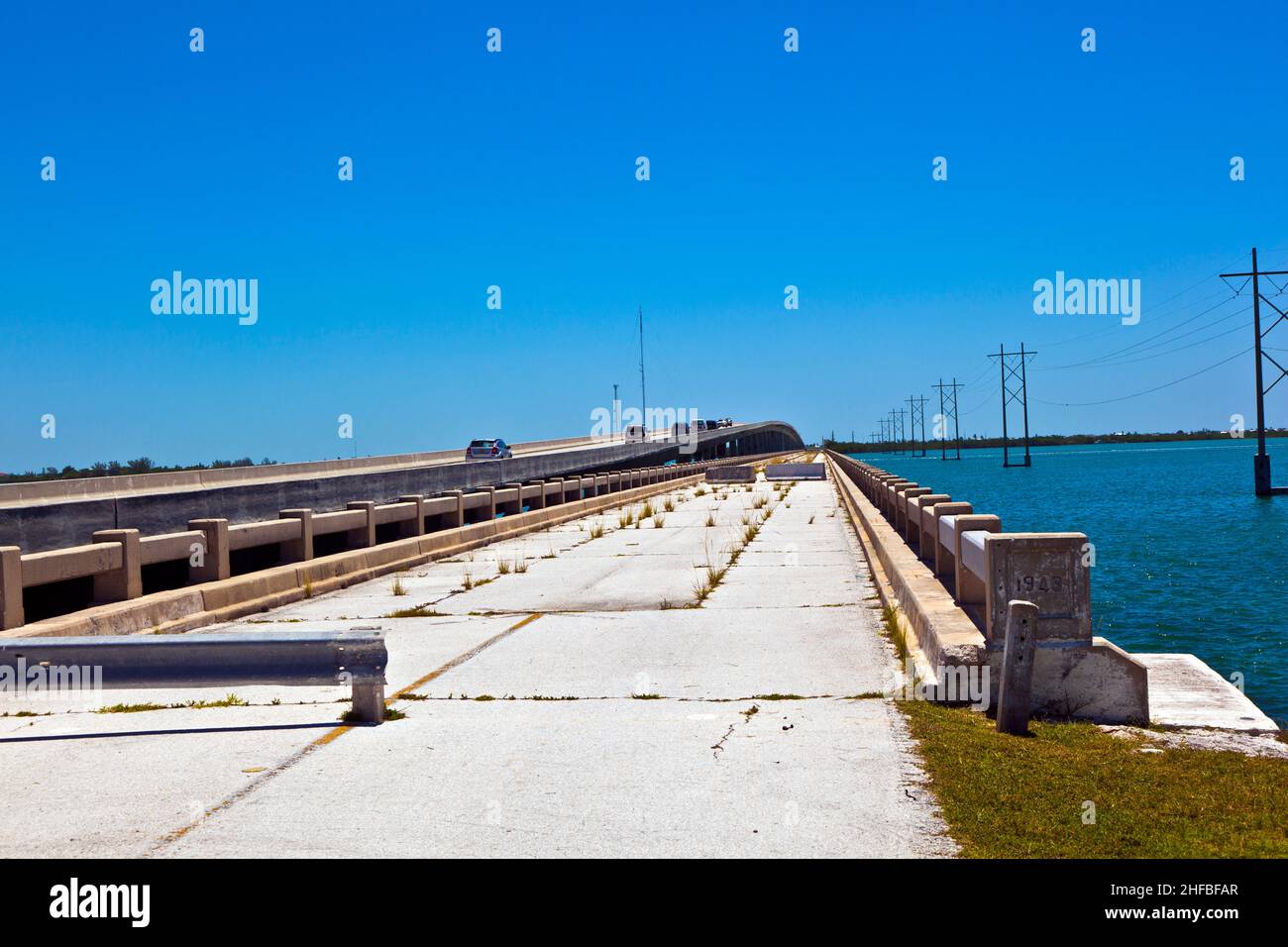 old rotten bridge near Bahia Honda State park and new bridge Stock ...
