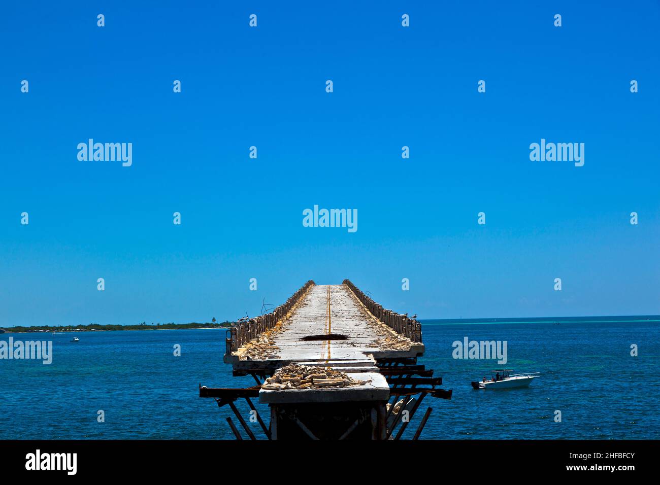 old rotten bridge near Bahia Honda State park Stock Photo - Alamy