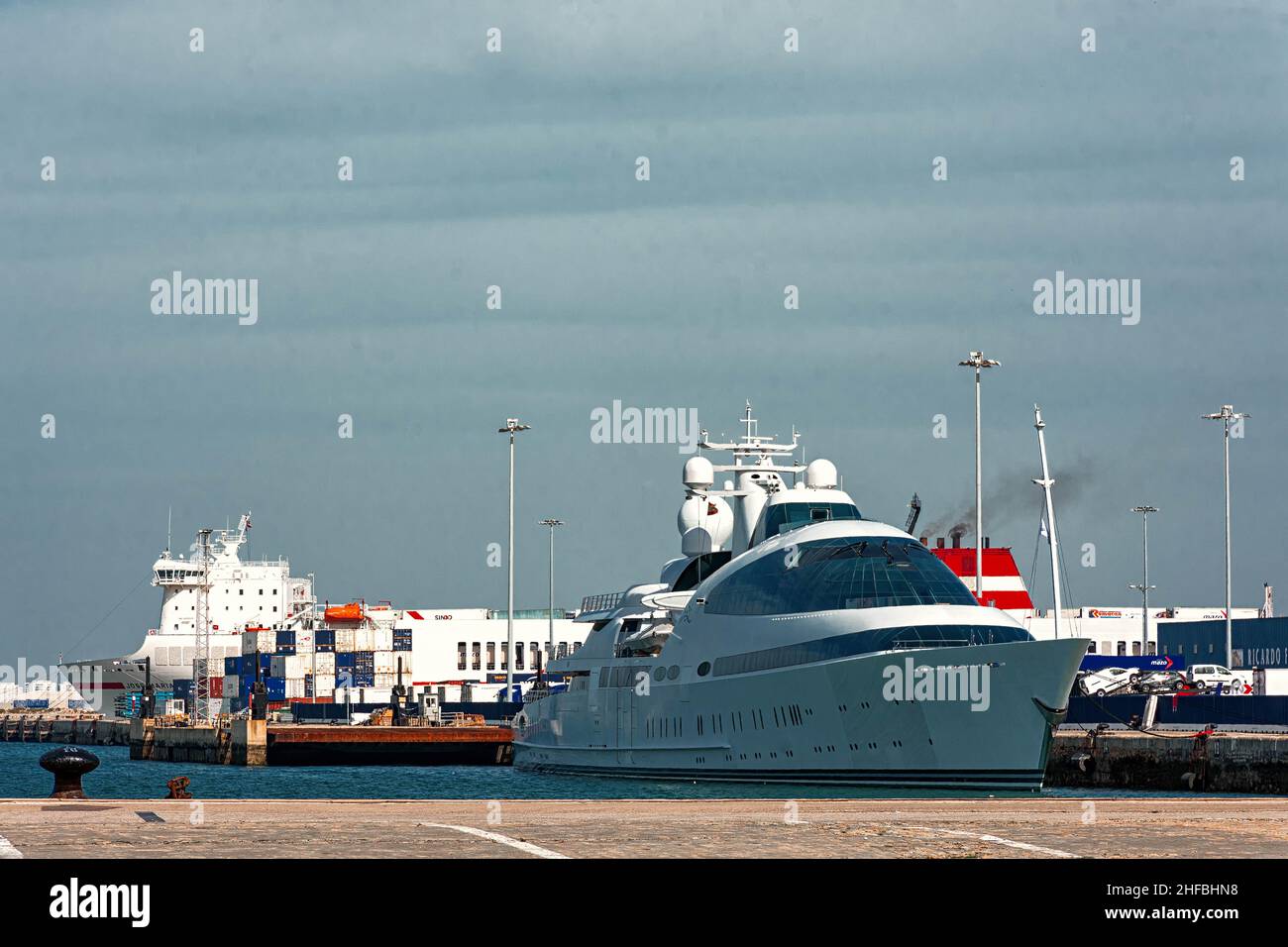 Navegar yate hi-res stock photography and images - Alamy