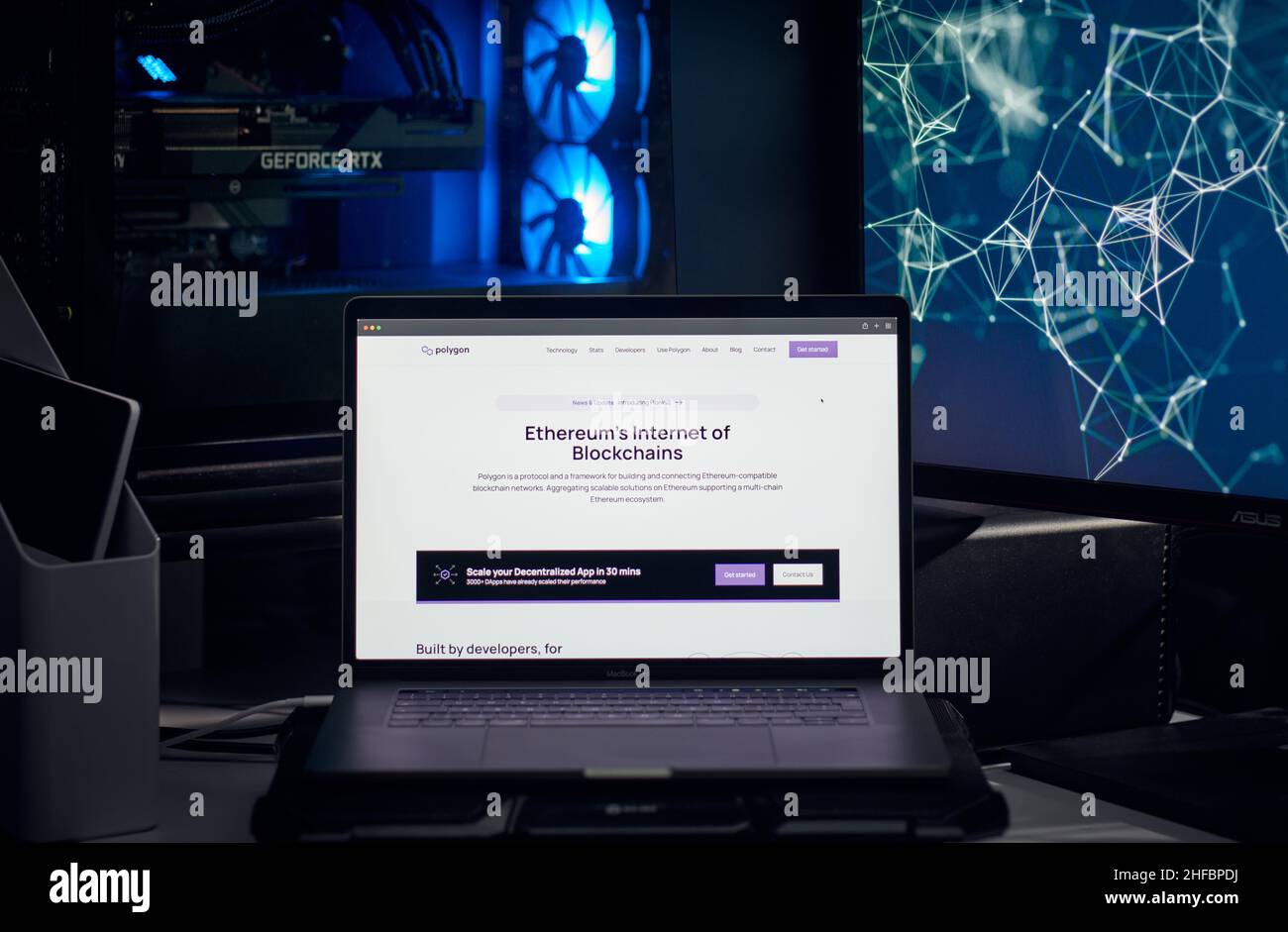 Nft polygon hi-res stock photography and images - Alamy