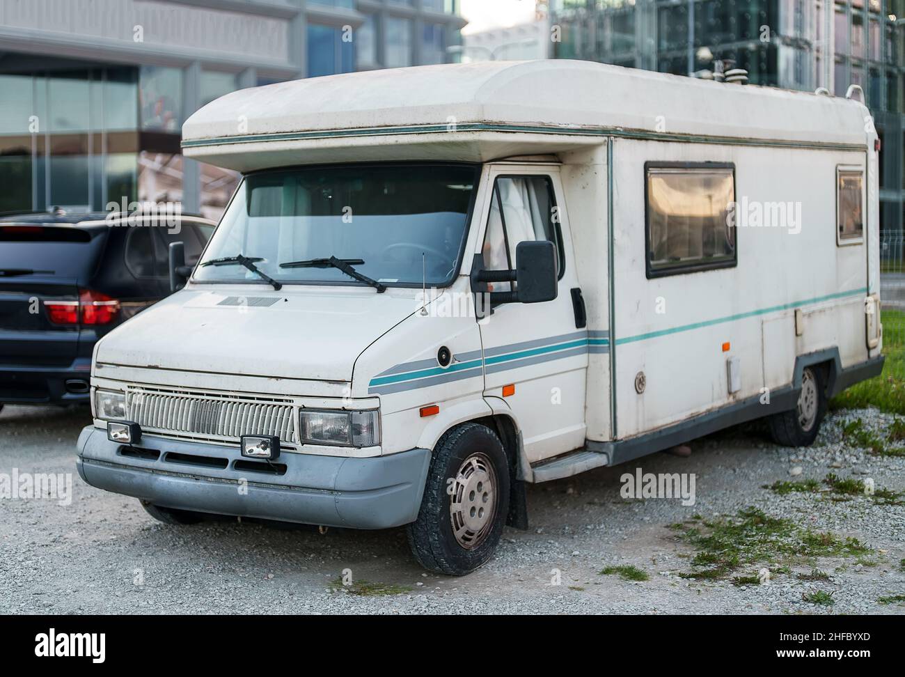 Old bus hippie home hi-res stock photography and images - Alamy