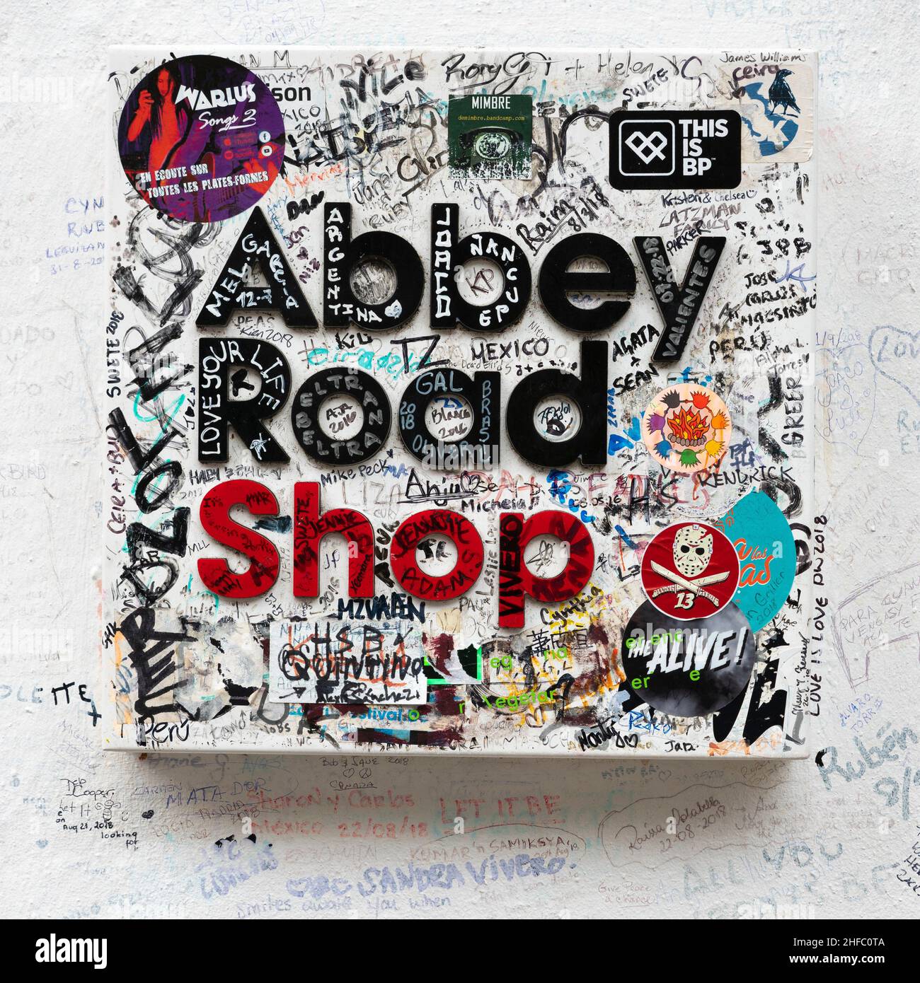 Abbey road sign hi-res stock photography and images - Alamy