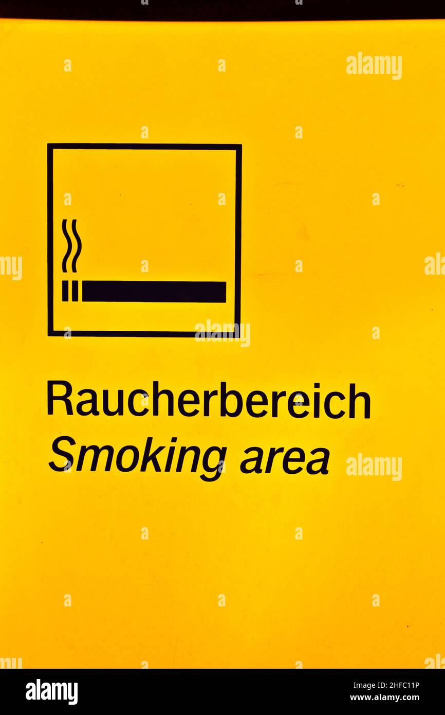 sign smoking area in a station Stock Photo - Alamy