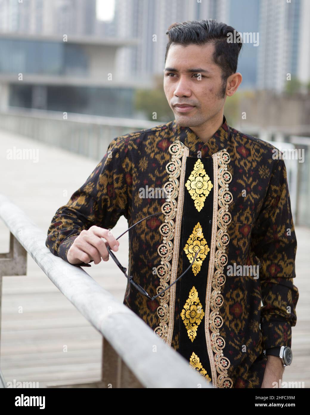 Indonesian man batik hi-res stock photography and images - Alamy