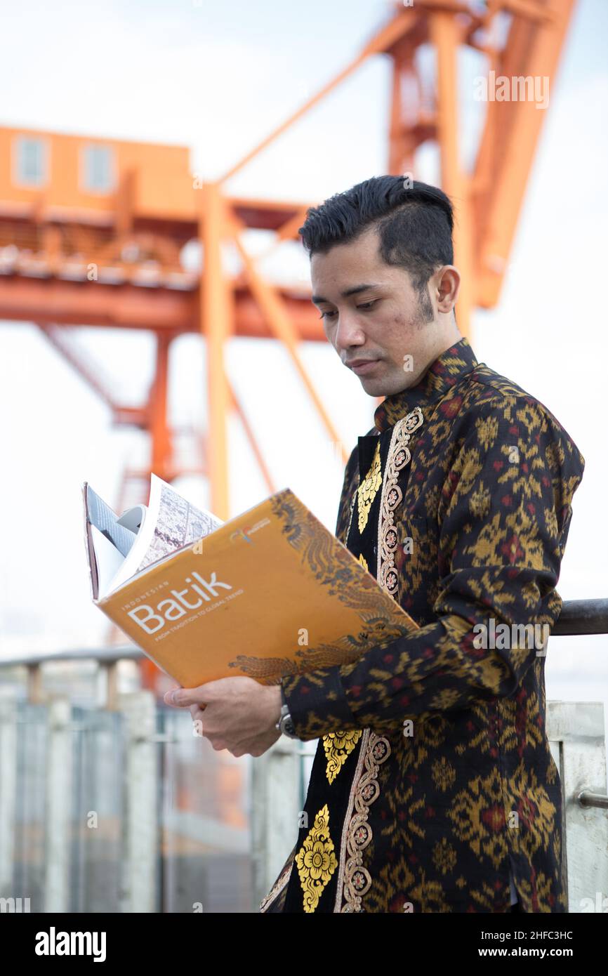 Batik in shanghai hi-res stock photography and images - Alamy