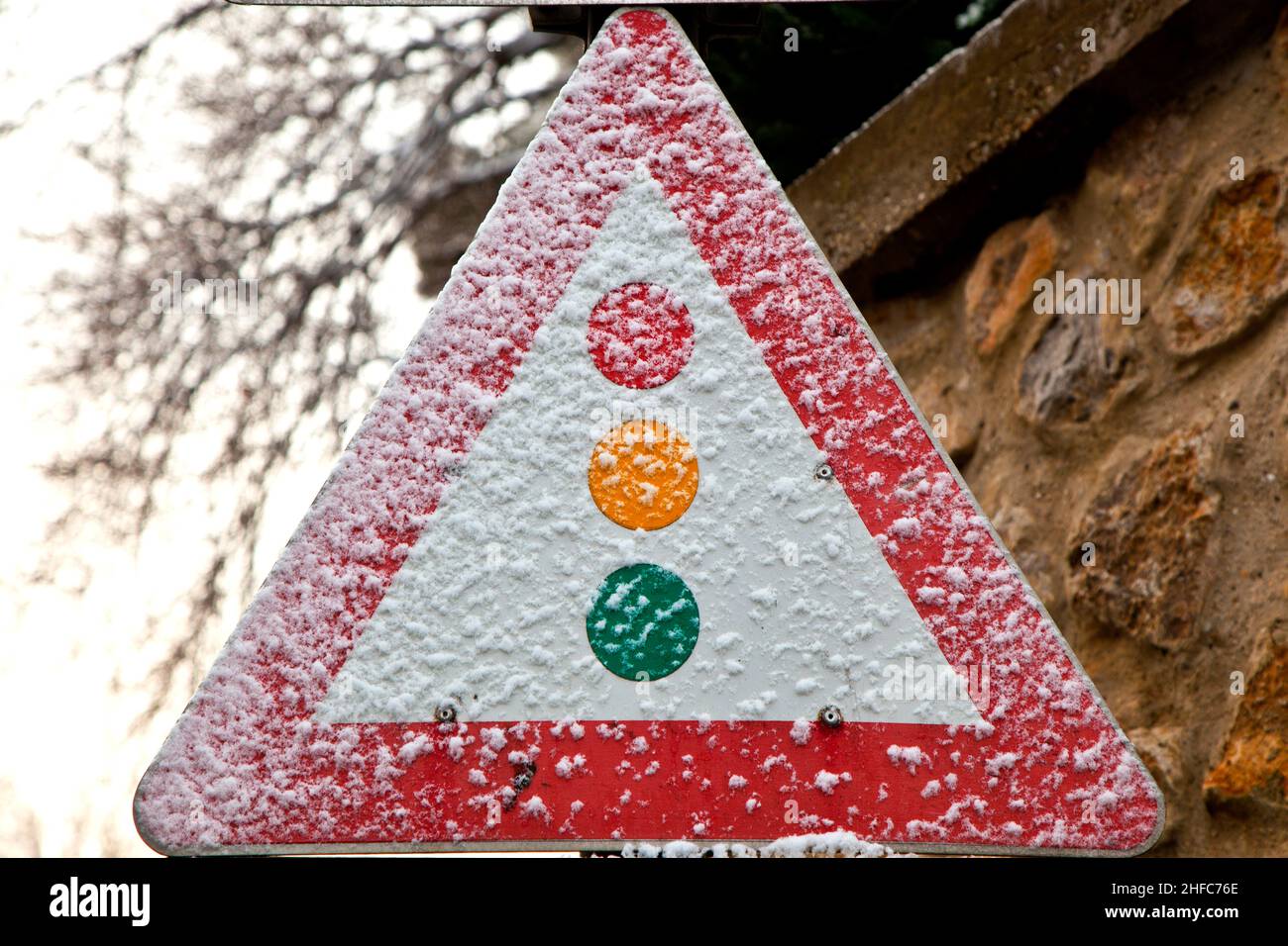 Wait for green sign hi-res stock photography and images - Alamy