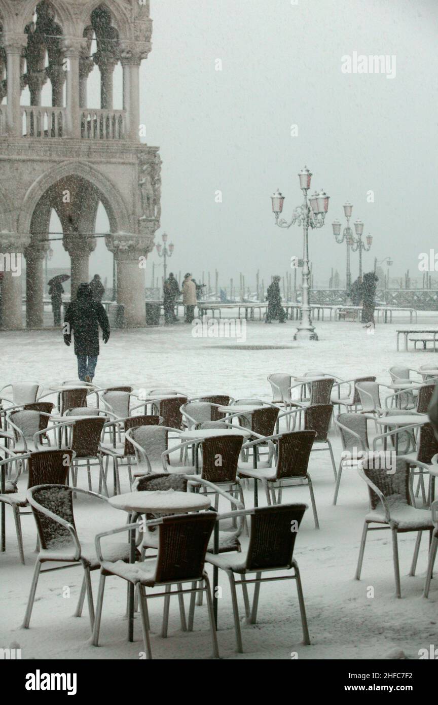 Beautiful view of venice with snow hi-res stock photography and images ...