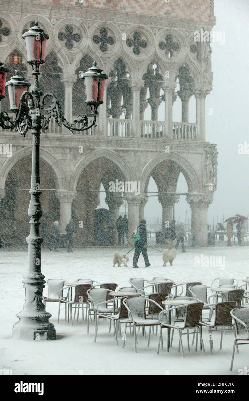 Beautiful view of venice with snow hi-res stock photography and images ...