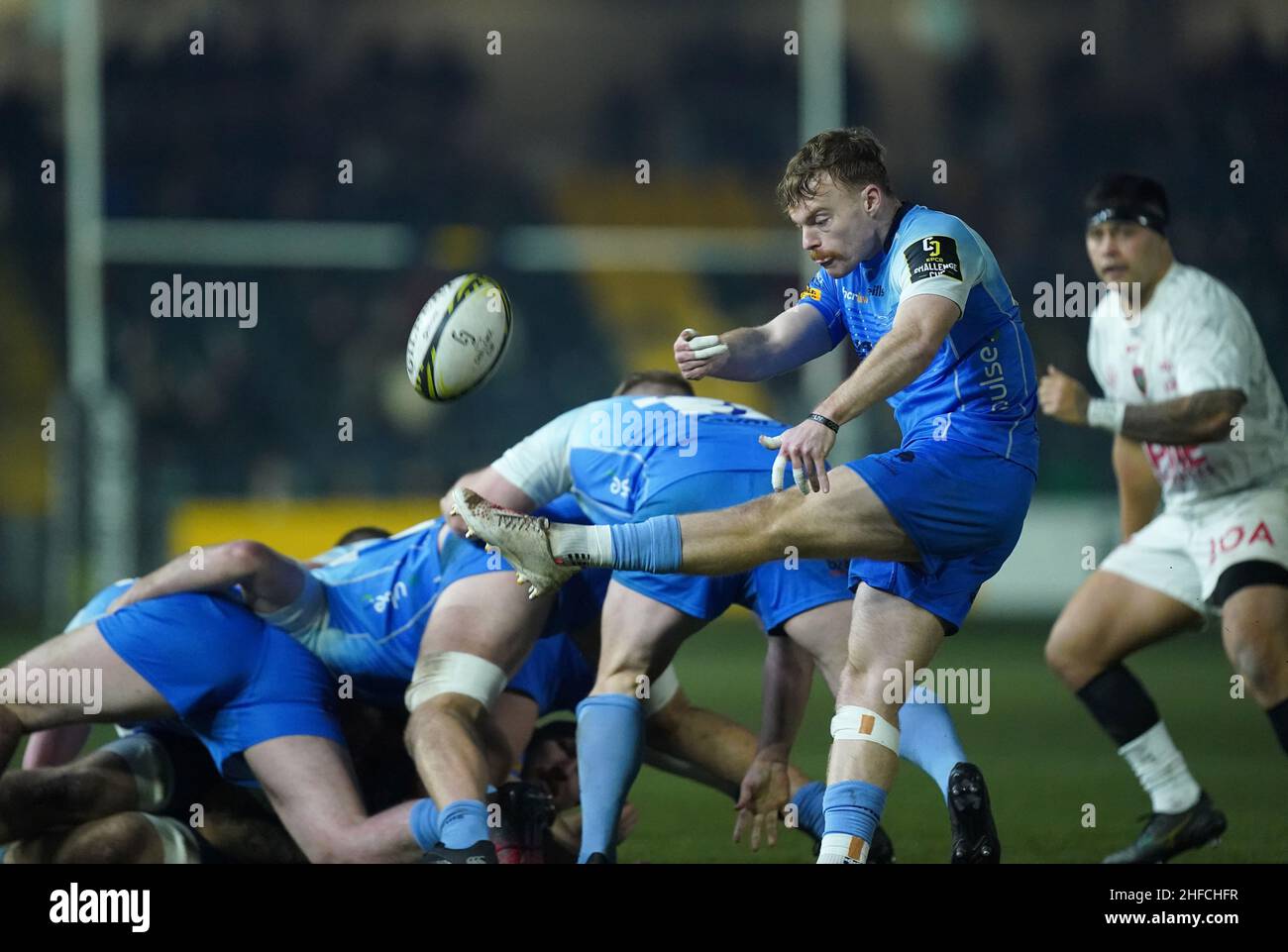 Gareth simpson of worcester warriors hi-res stock photography and ...