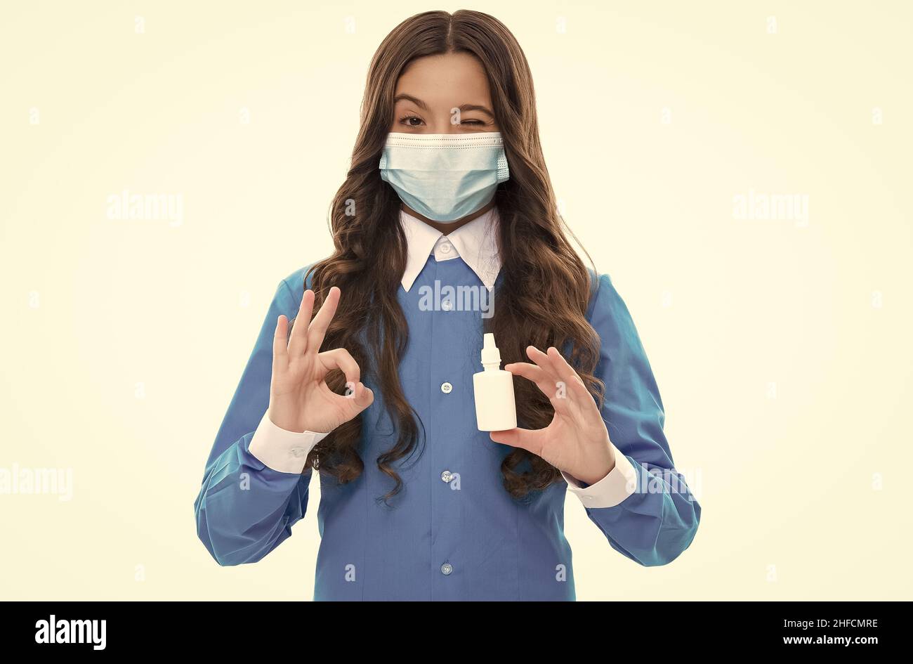 kid treat runny nose with nasal spray. free your stuffy nose. no ...