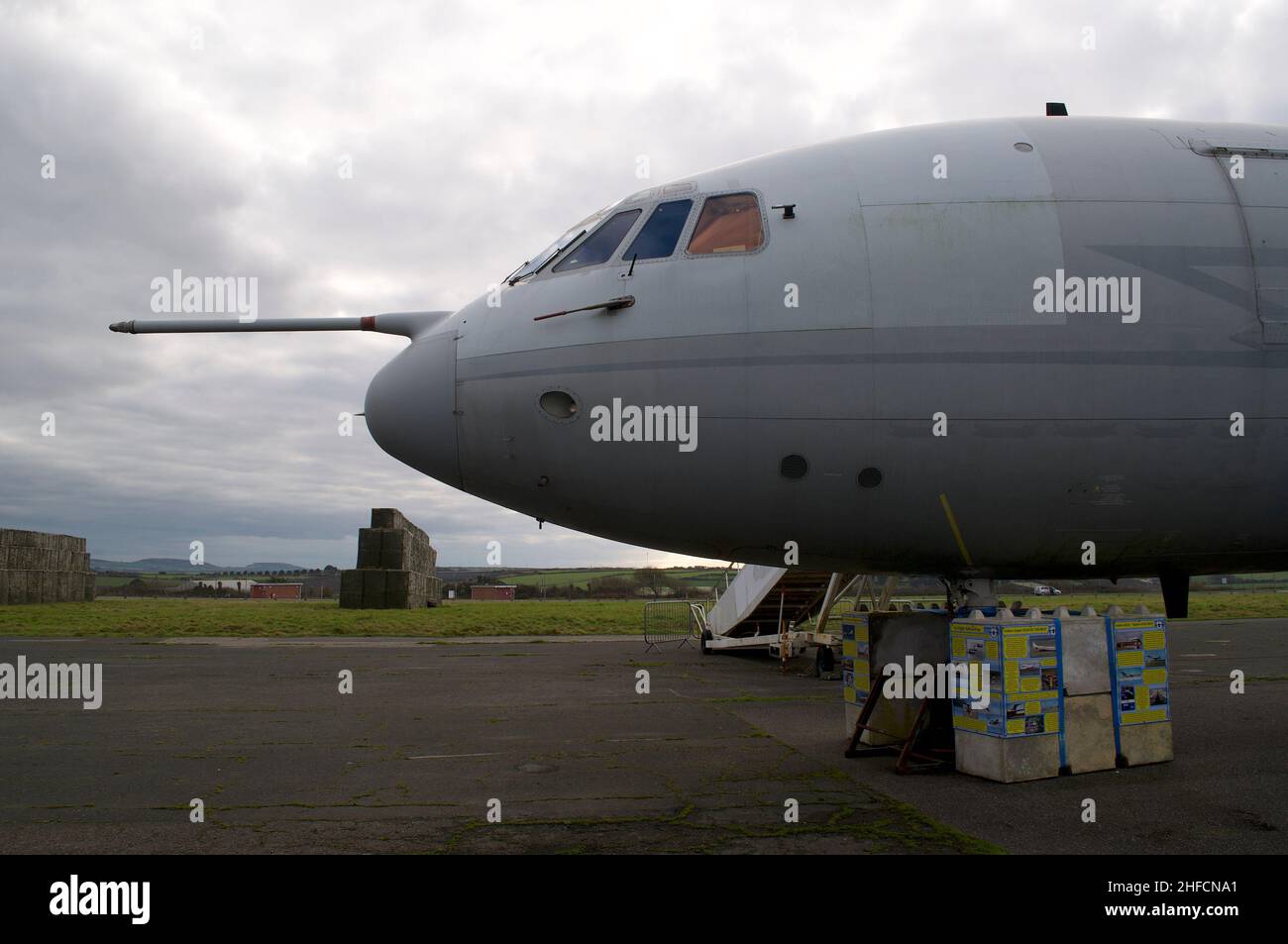 1967 Vickers VC10 aerial tanker and aircraft refueler RAF Newquay ...