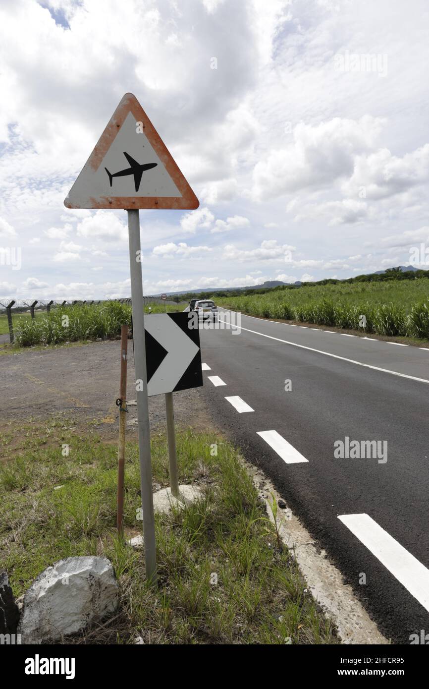 Warning sign. Highway code Low-flying aircraft or sudden aircraft noise ...