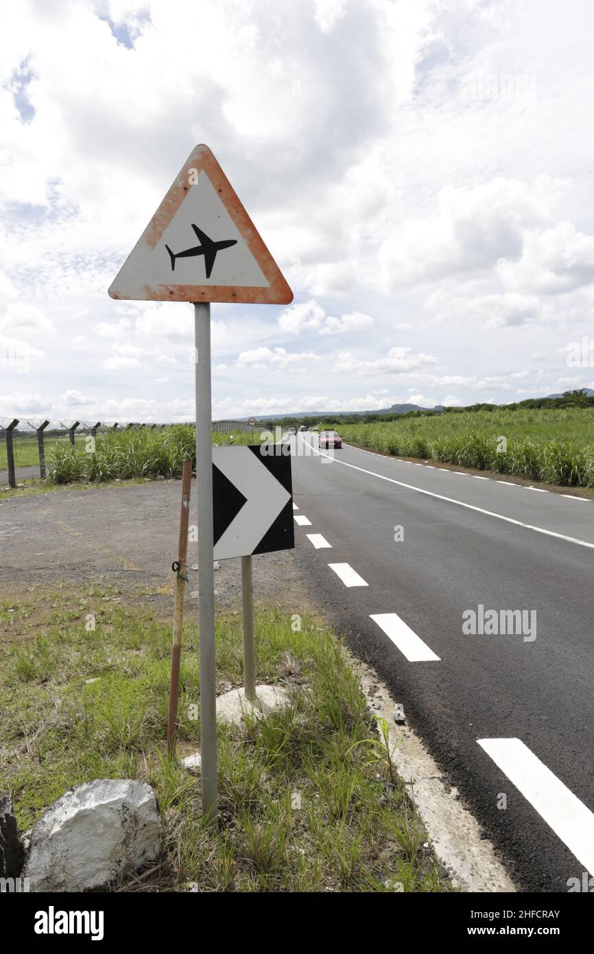 Warning sign. Highway code Low-flying aircraft or sudden aircraft noise ...
