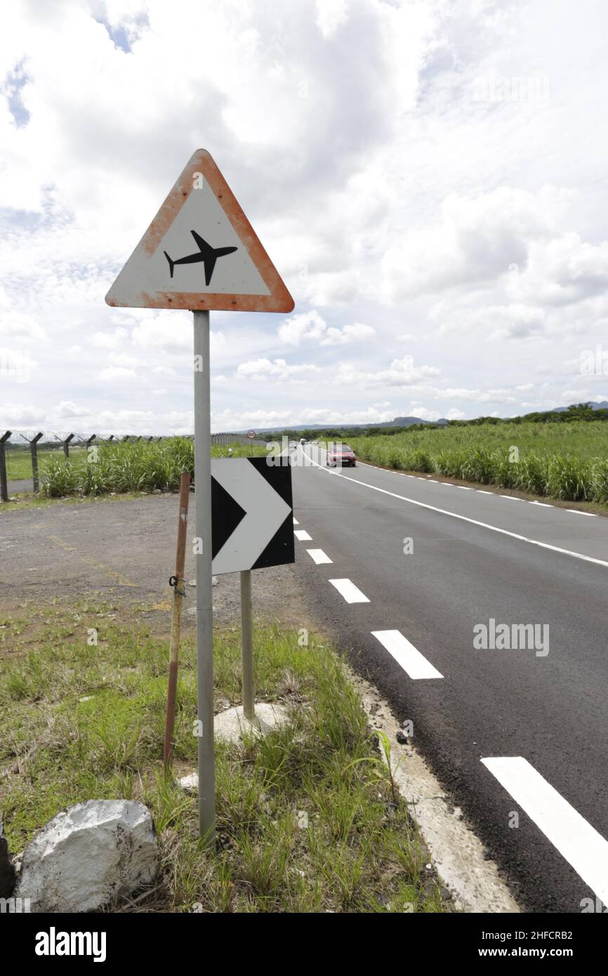 Warning sign. Highway code Low-flying aircraft or sudden aircraft noise ...