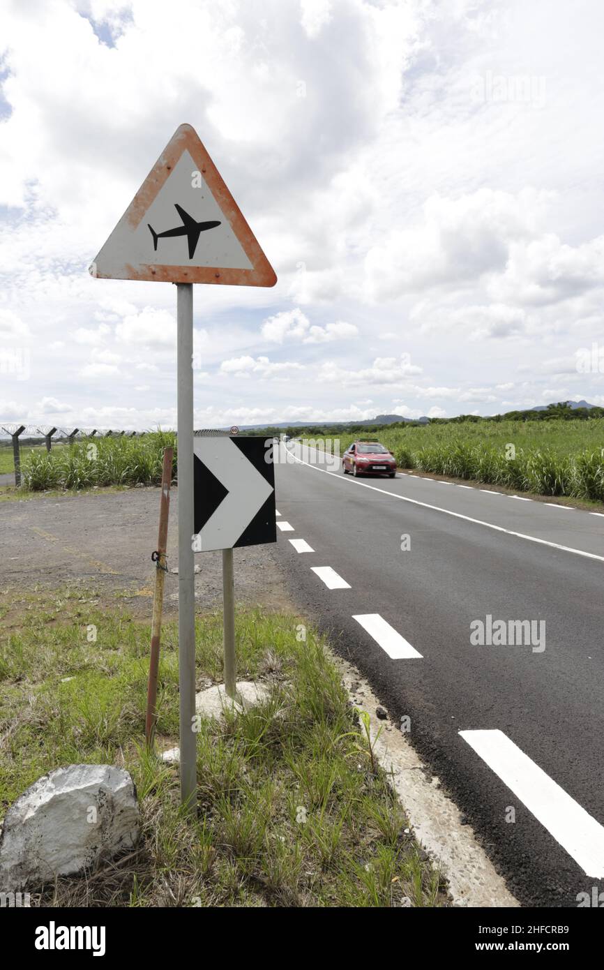 Warning sign. Highway code Low-flying aircraft or sudden aircraft noise ...