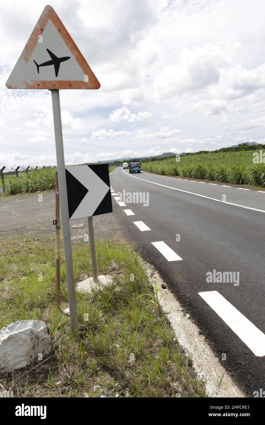 Warning sign. Highway code Low-flying aircraft or sudden aircraft noise ...