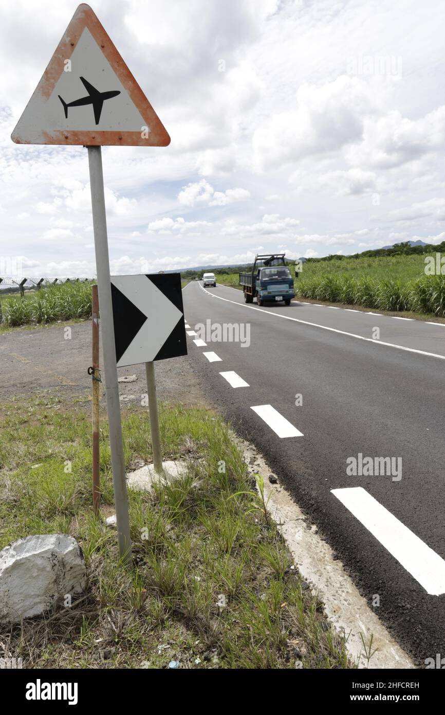 Warning sign. Highway code Low-flying aircraft or sudden aircraft noise ...