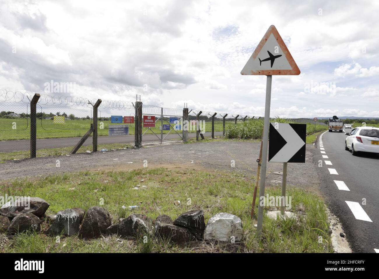 Warning sign. Highway code Low-flying aircraft or sudden aircraft noise ...