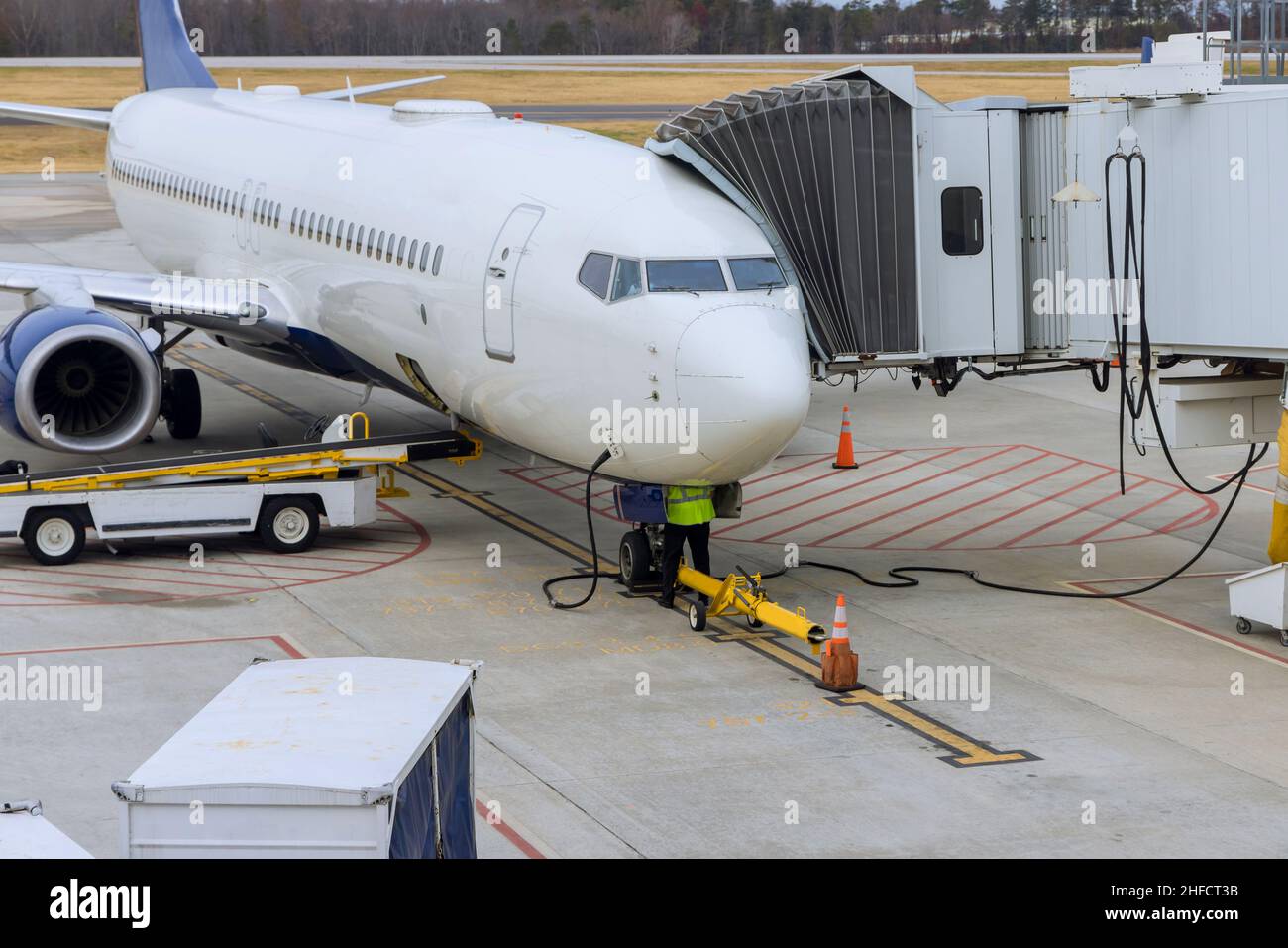 Aircraft work platform hi-res stock photography and images - Alamy