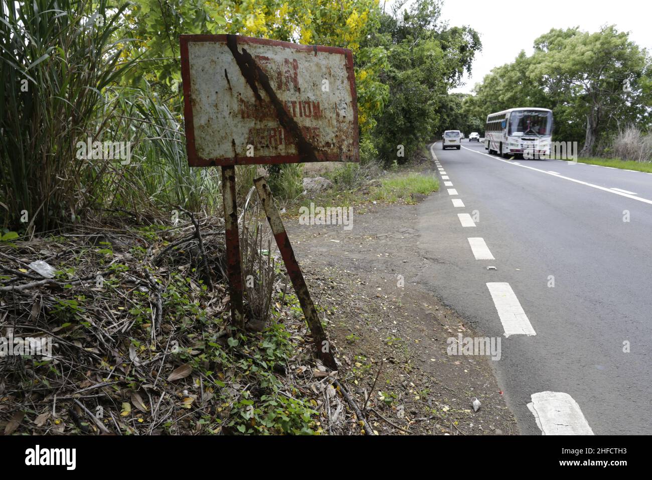 "Road sign" and "Street signs" redirect here Stock Photo - Alamy