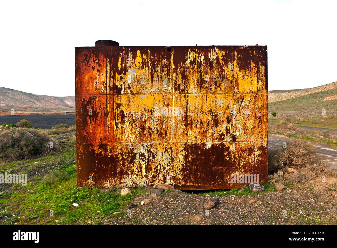 rusty grunge metal background of an old watertank Stock Photo - Alamy