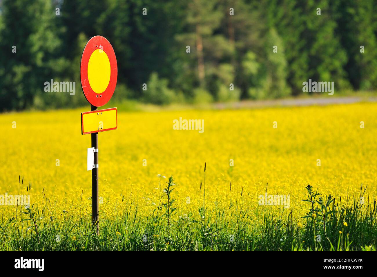 Not a through street / road sign beside field Stock Photo - Alamy