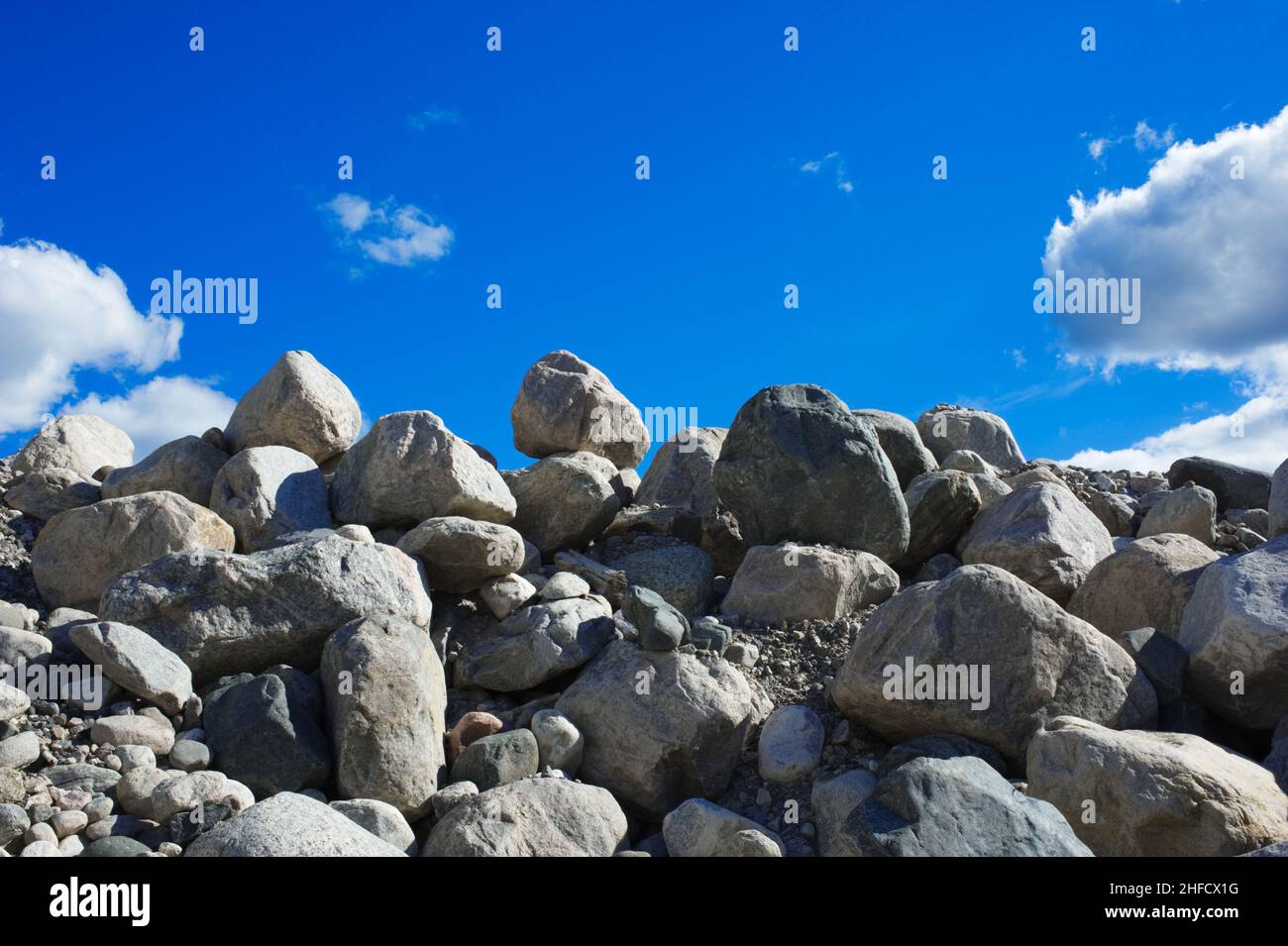Gravel heap hi-res stock photography and images - Alamy