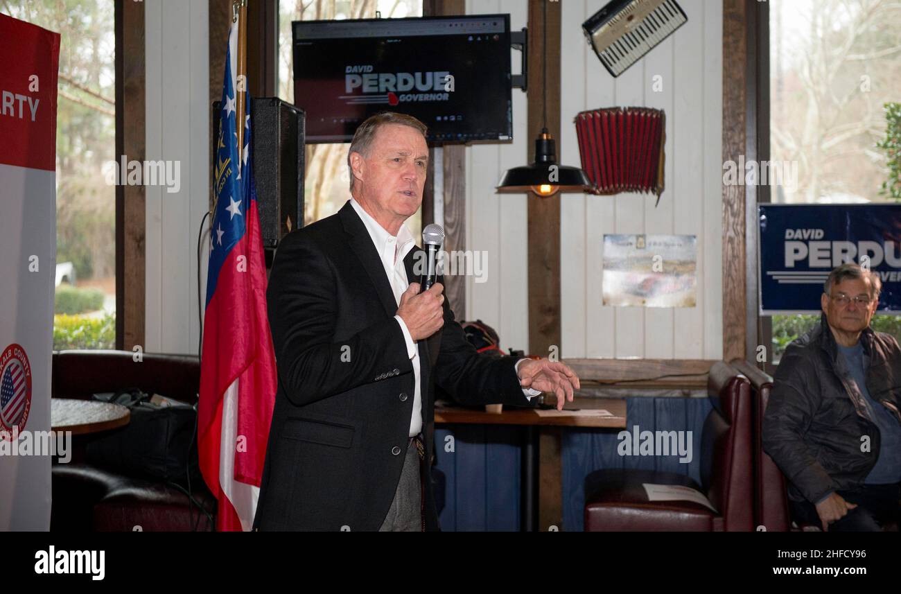 Dunwoody, Georgia, USA. 15th Jan, 2022. Former U.S. Senator DAVID ...