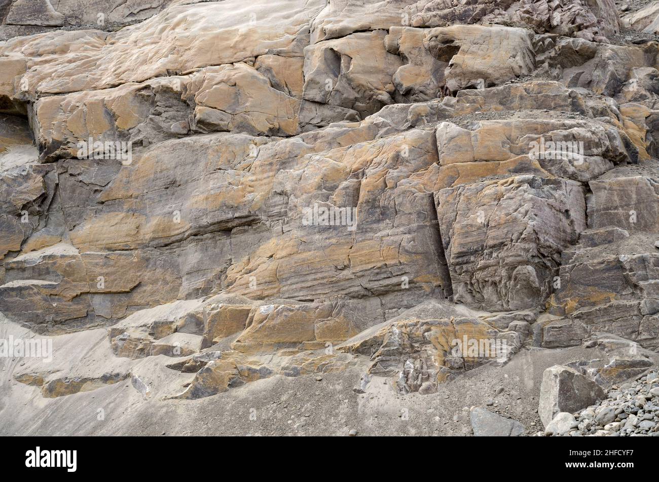 Layered rock face Stock Photo - Alamy