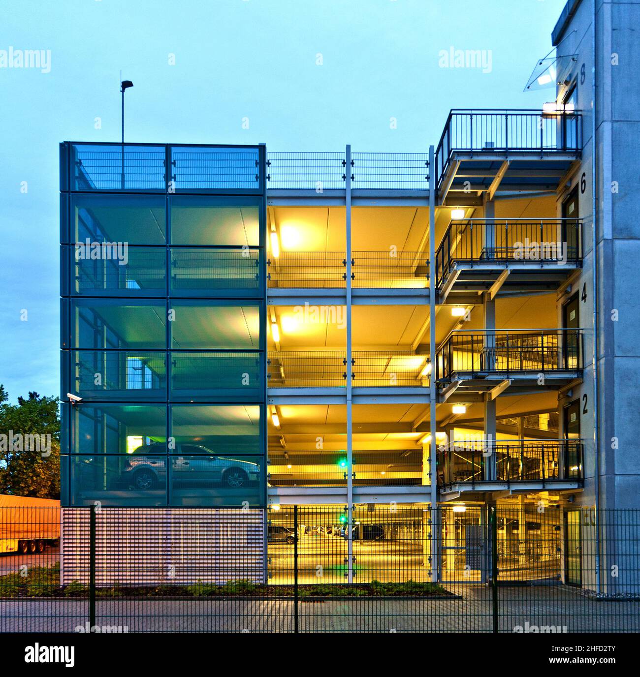 Overnight storage hi-res stock photography and images - Alamy