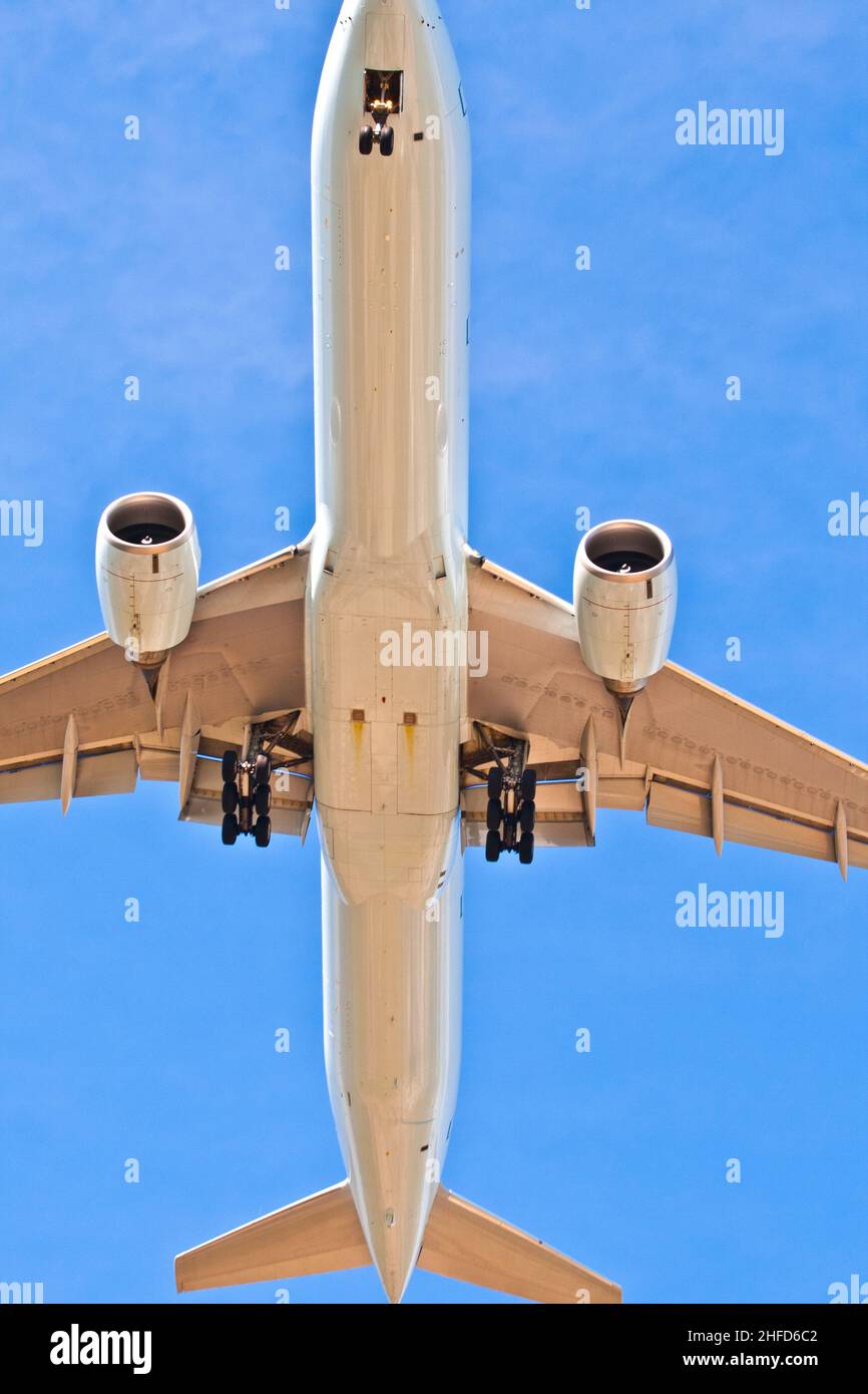 aircraft in landing approach Stock Photo - Alamy