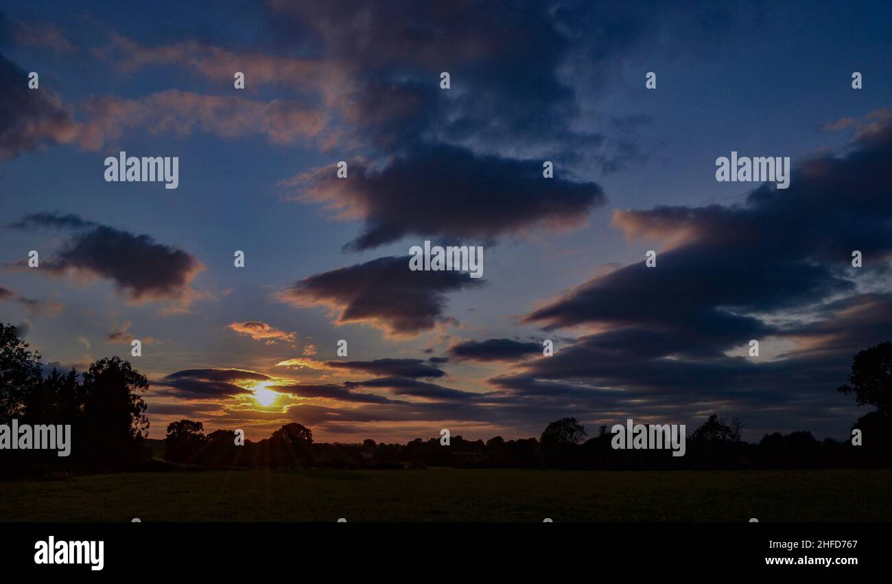Strato cumulus clouds hi-res stock photography and images - Alamy