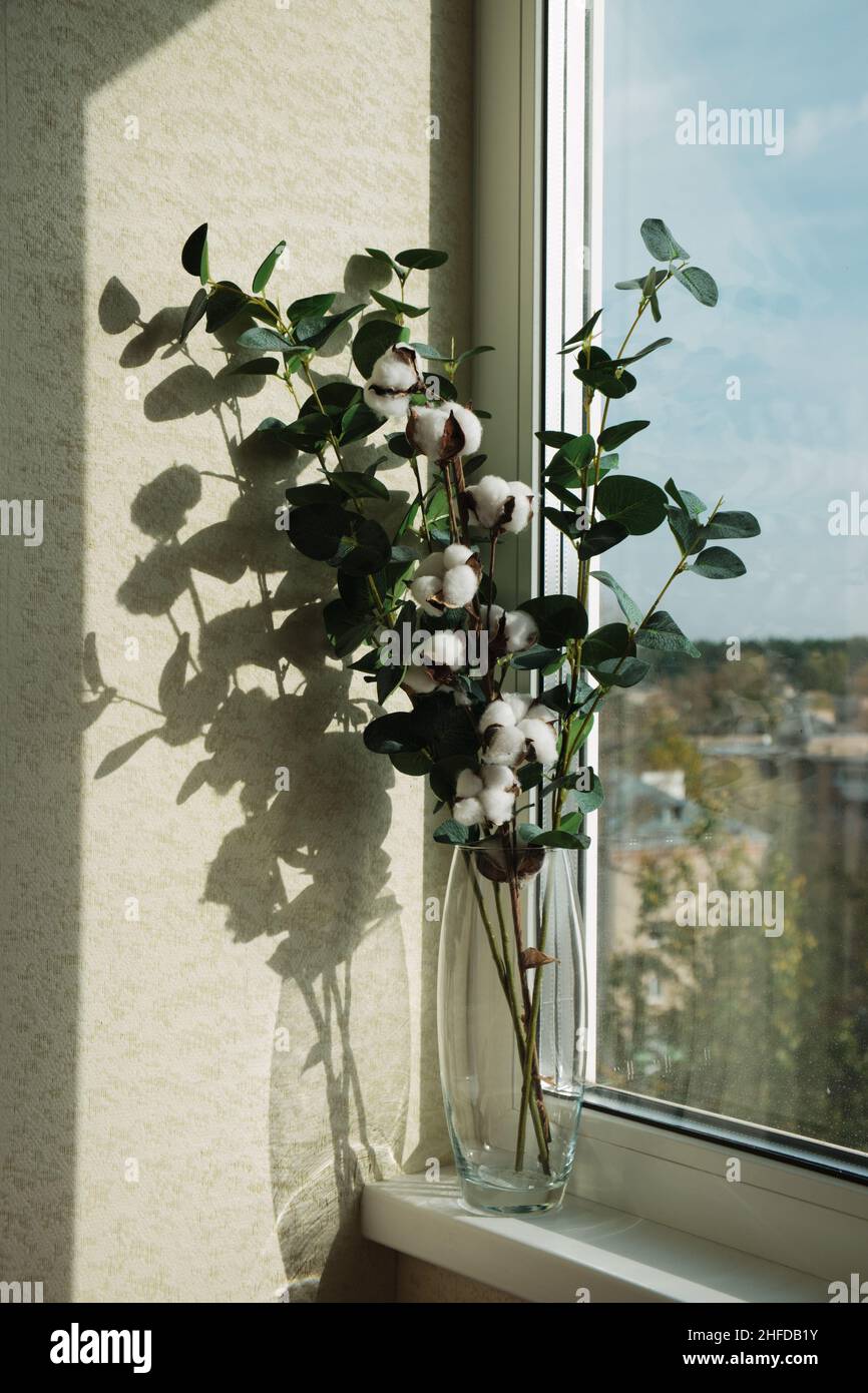 Smooth vase hi-res stock photography and images - Alamy