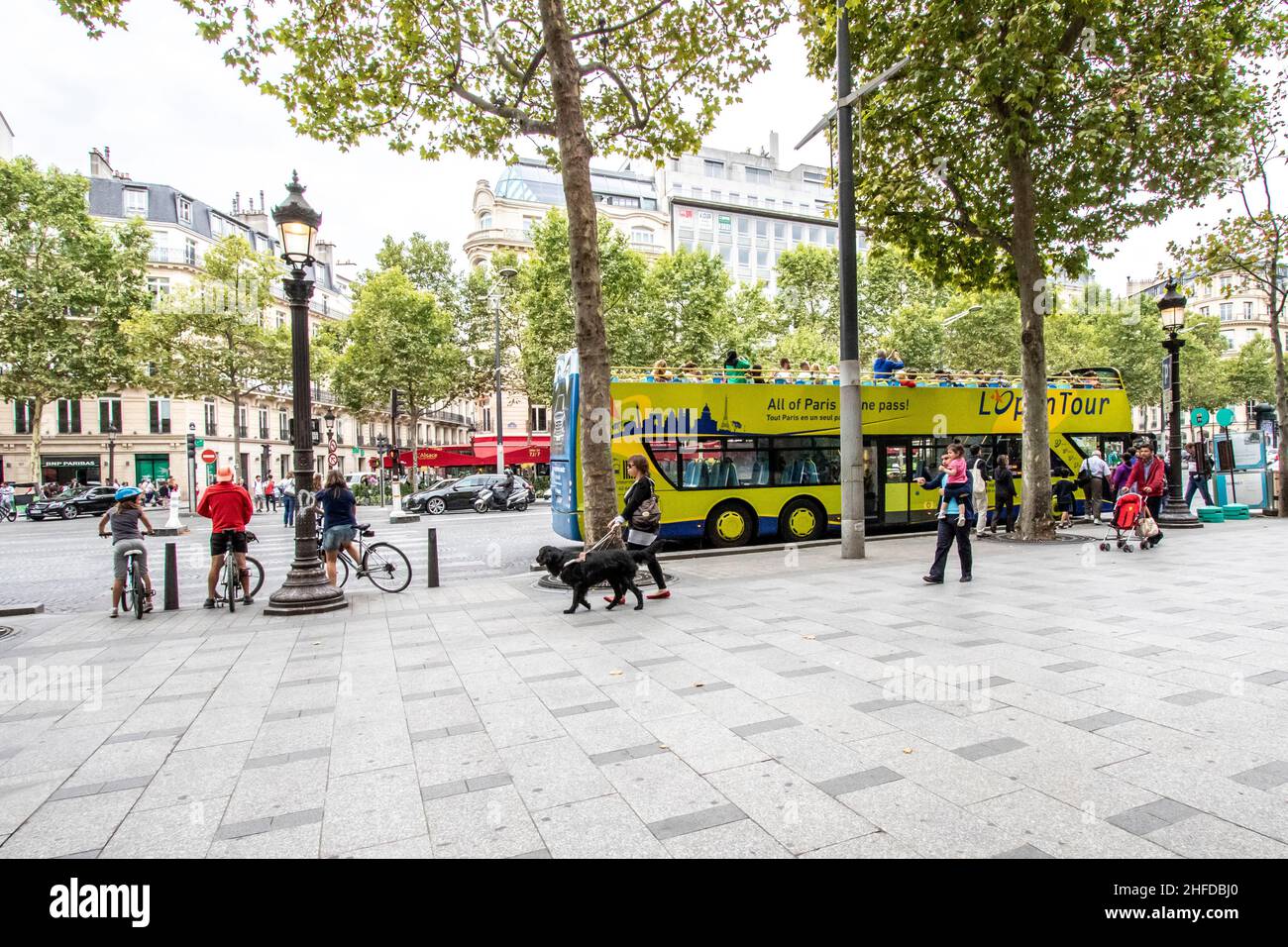 Street life Paris France Stock Photo - Alamy