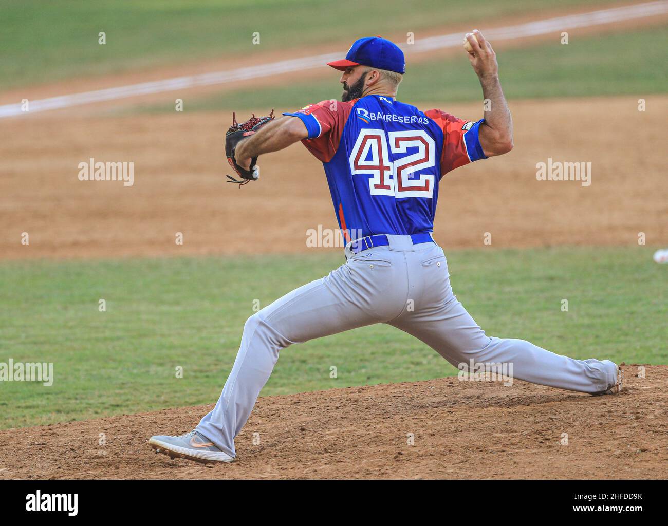MAZATLAN, MEXICO - FEBRUARY 02: Joe Van Meter starting pitcher of Las ...