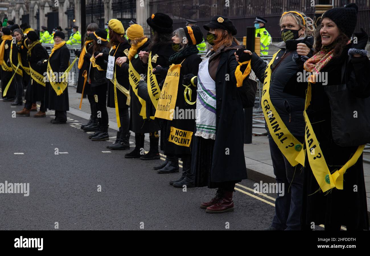 Uk suffragettes marching hi-res stock photography and images - Alamy