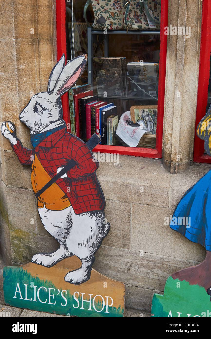 Book shop signs hi-res stock photography and images - Alamy