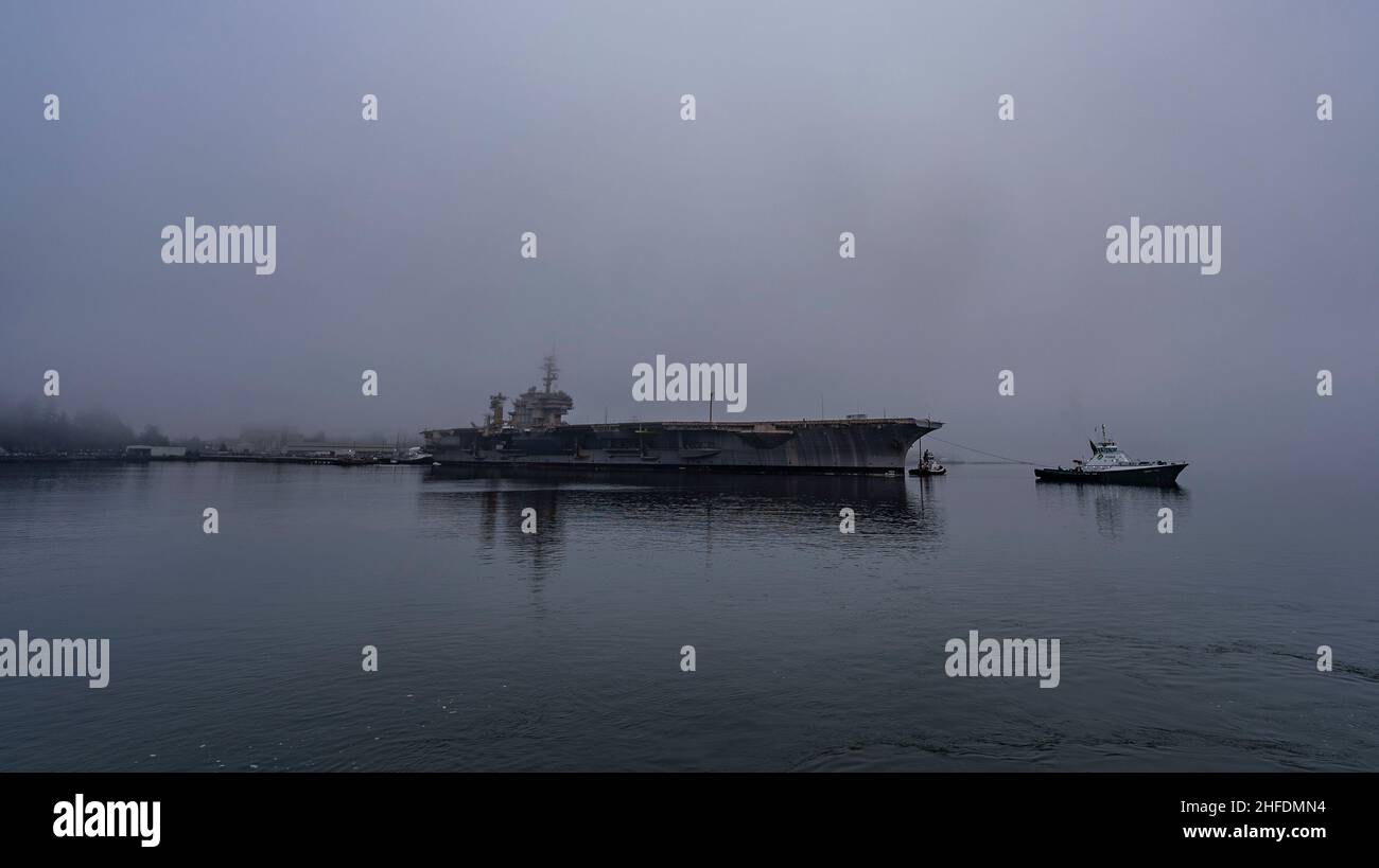 Uss kitty hawk cv 63 hi-res stock photography and images - Alamy