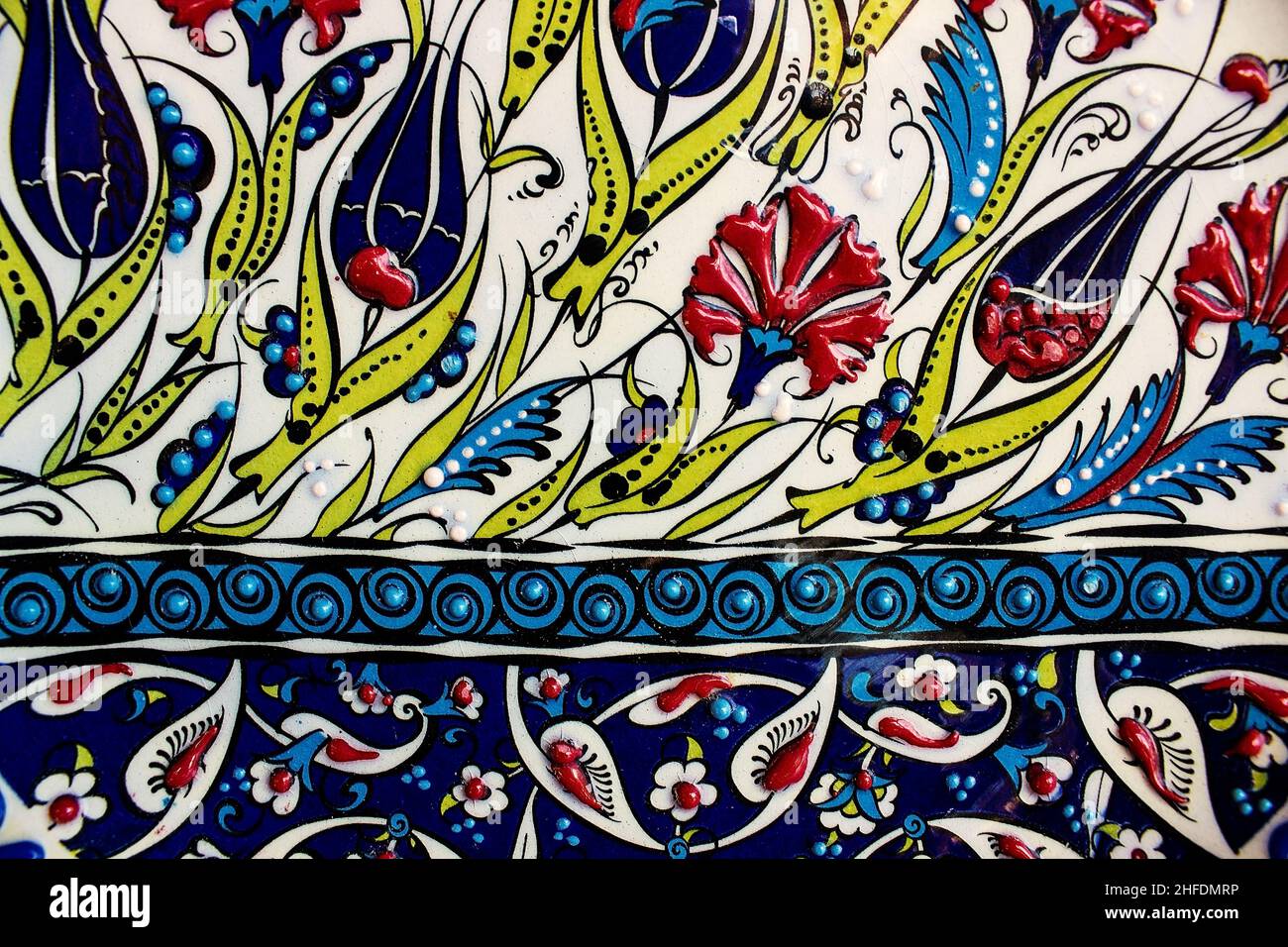 Traditional ottoman patterns on the porcelain surface. Traditional ...