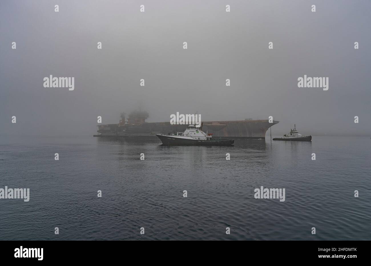 Uss kitty hawks cv 63 hi-res stock photography and images - Alamy