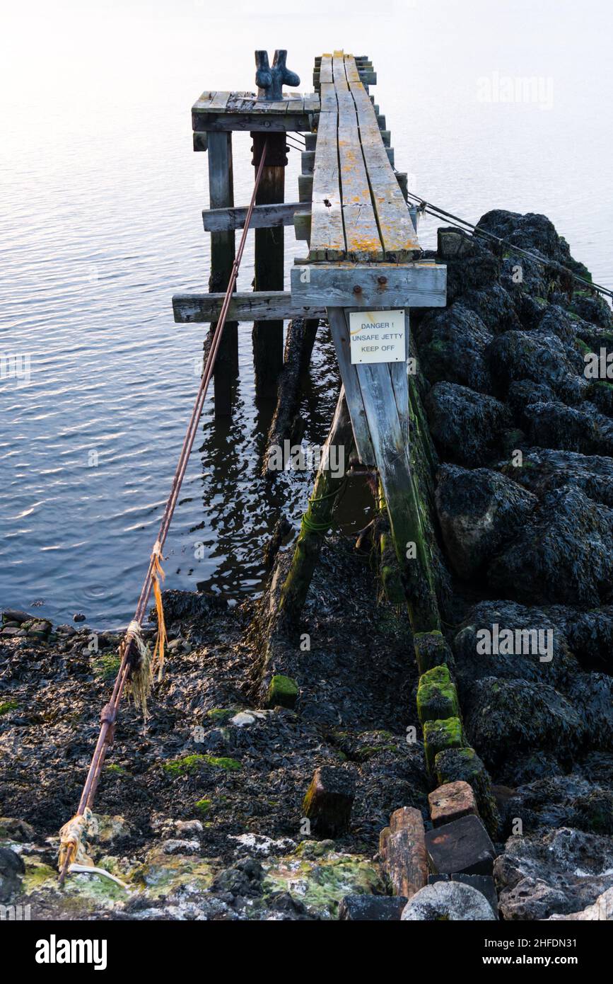 Abandoned jetty hi-res stock photography and images - Alamy