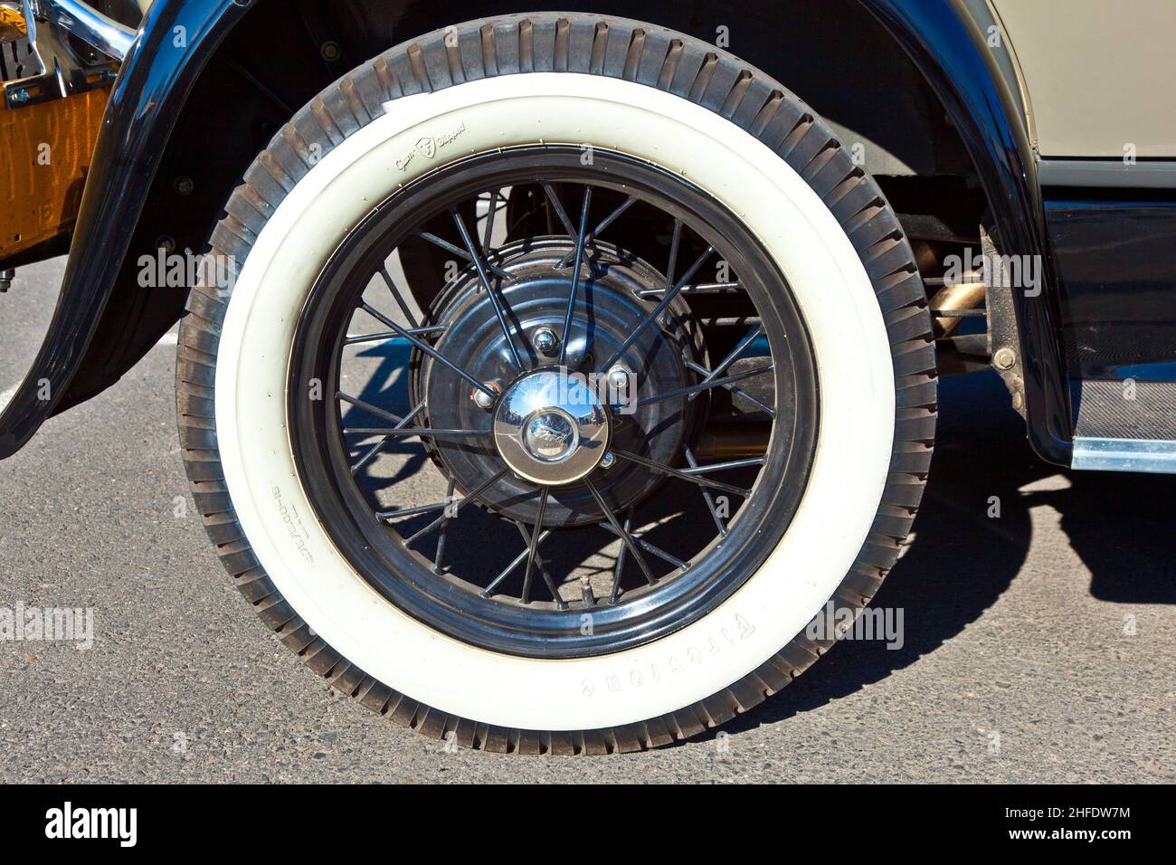 wheel of an oldtimer car Stock Photo - Alamy