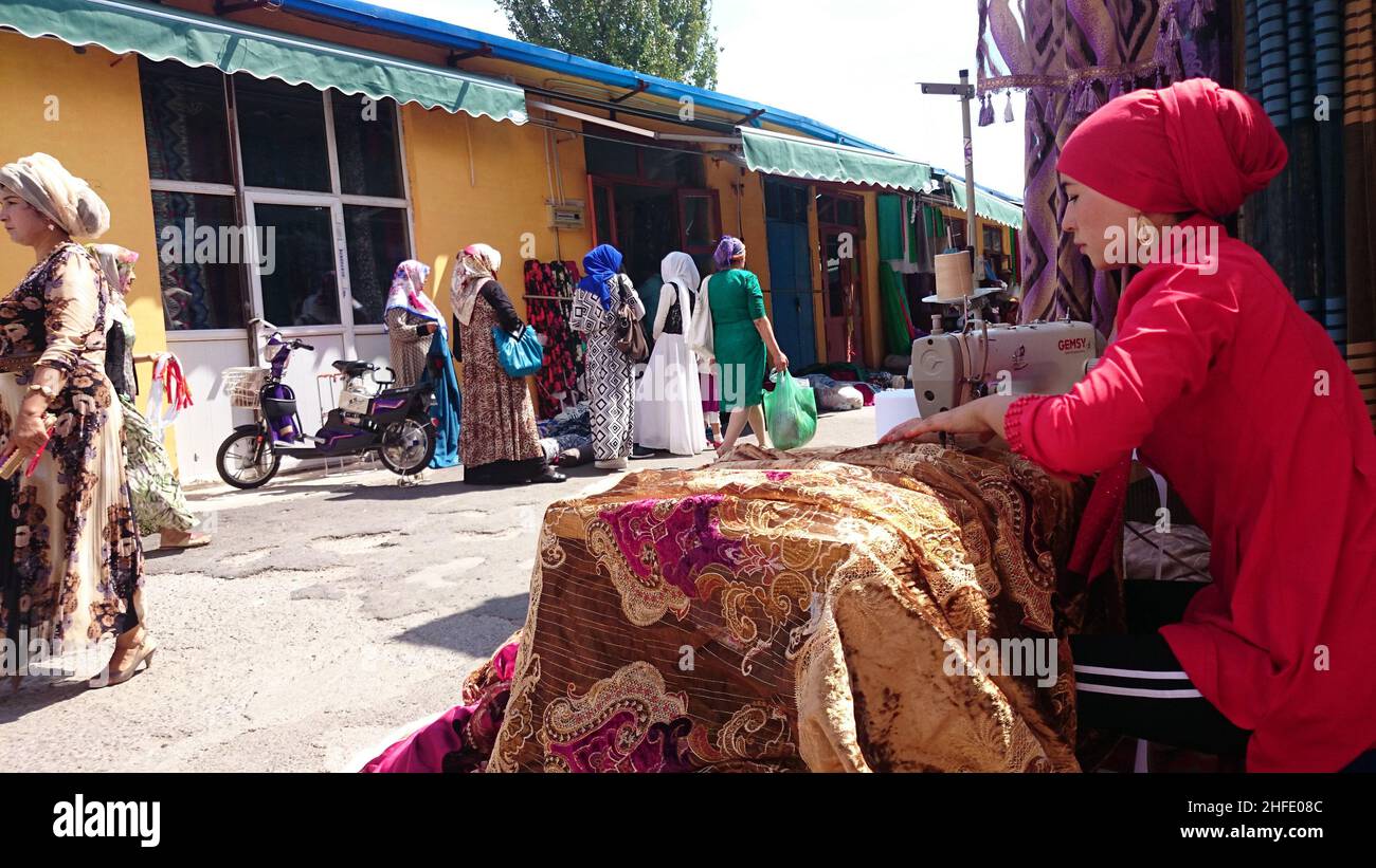 Traditional cloth and sewing market in ancient town Stock Photo - Alamy