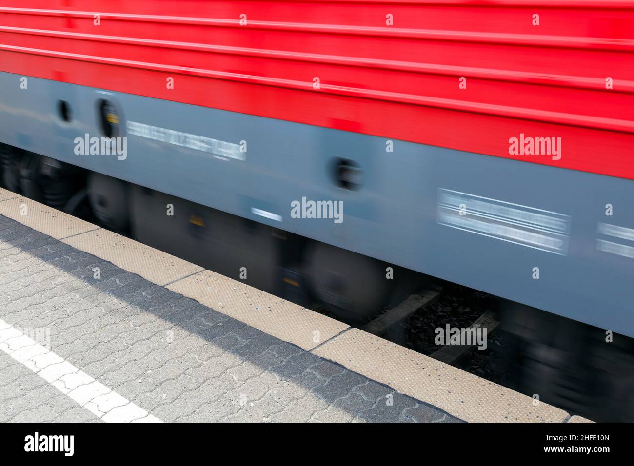 High speed passes hi-res stock photography and images - Alamy